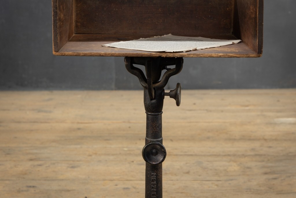Willson Shop Merchant Desk Podium : Factory 20
